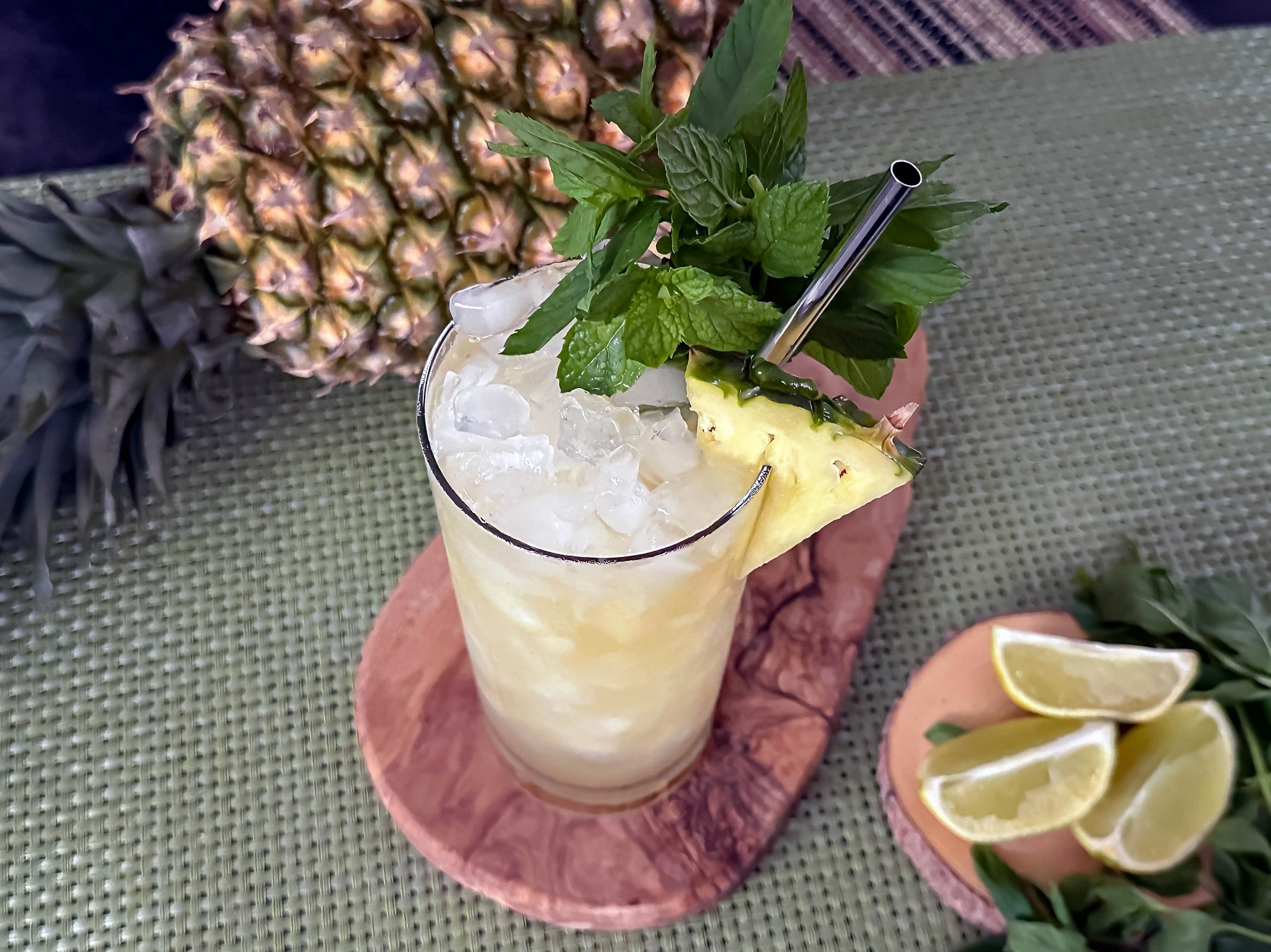Pineapple Mojito Recipe: A Fresh & Delicious Cocktail